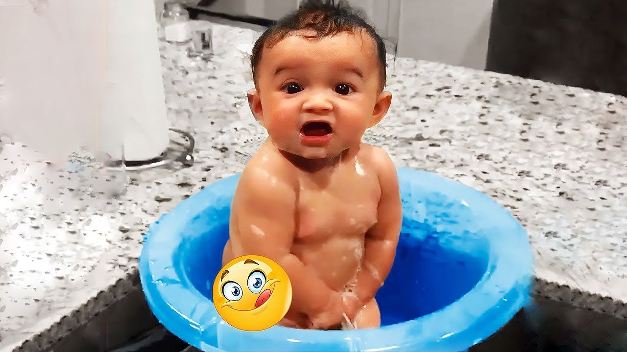 Adorable Moment ! Babies Play with Water | Try Not To Laugh - YouTube