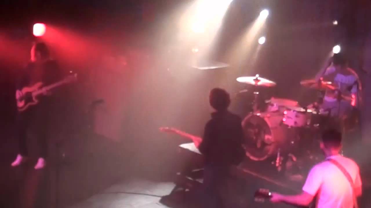 Arctic Monkeys - Brianstorm - Live in Milwaukee - YouTube