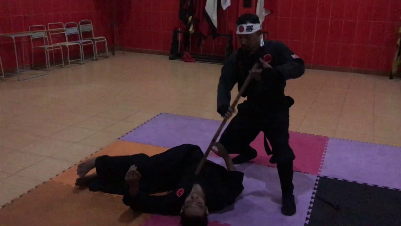 #ninjutsu #ninja HANBO JUTSU (short stick) againts knife attack by ...
