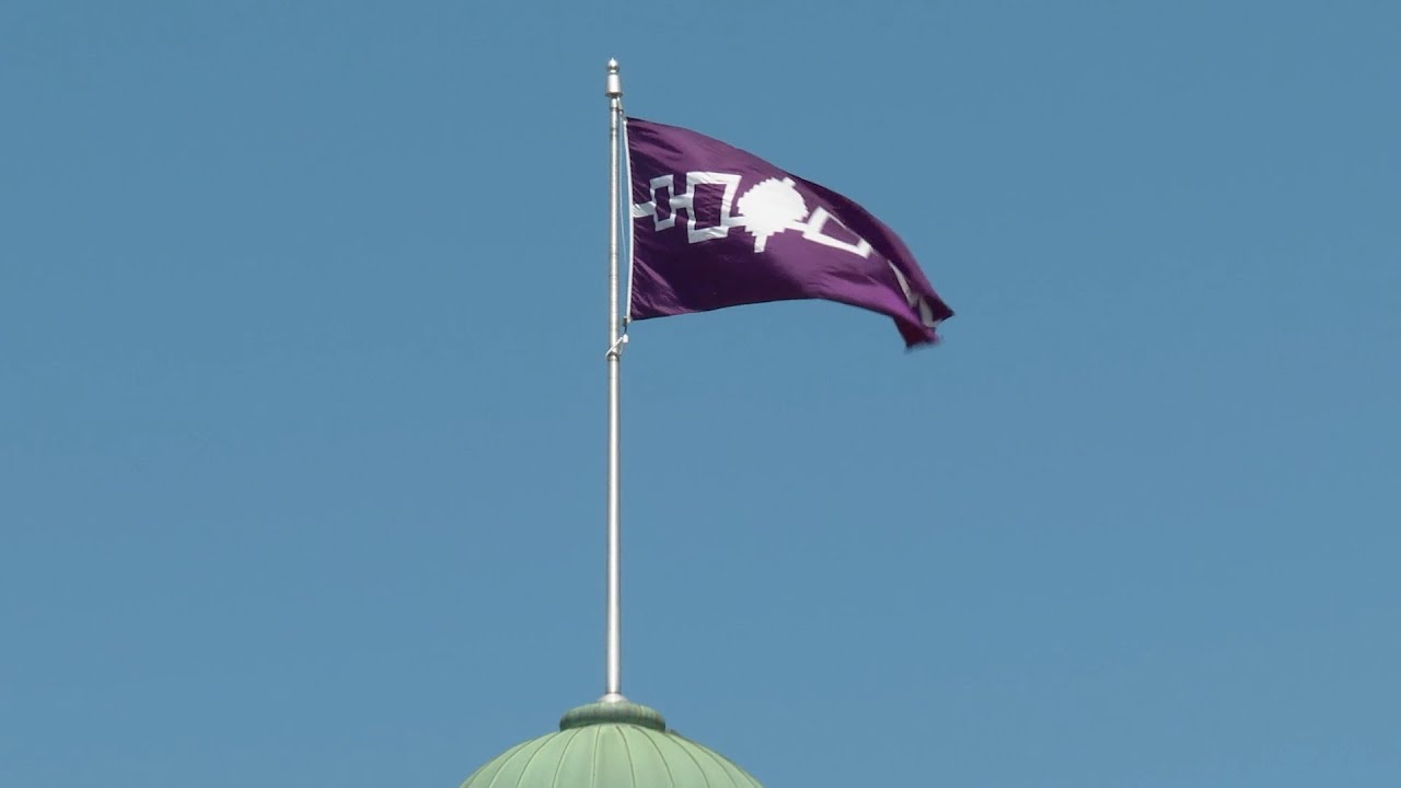 Hiawatha Wampum Belt Flag raising ceremony / Levée du drapeau de la ...