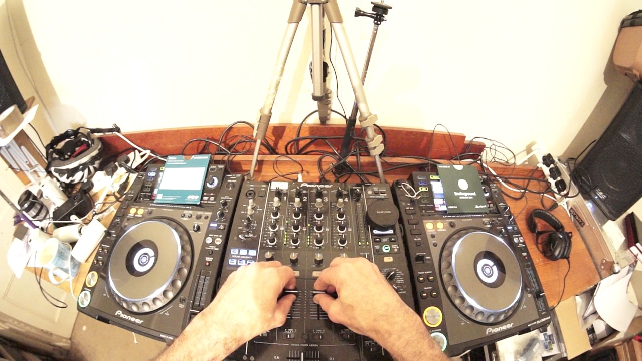 SIMPLE DJ BEAT MATCHING PRACTISE FOR THE VINYL OR CDJ DJ - YouTube