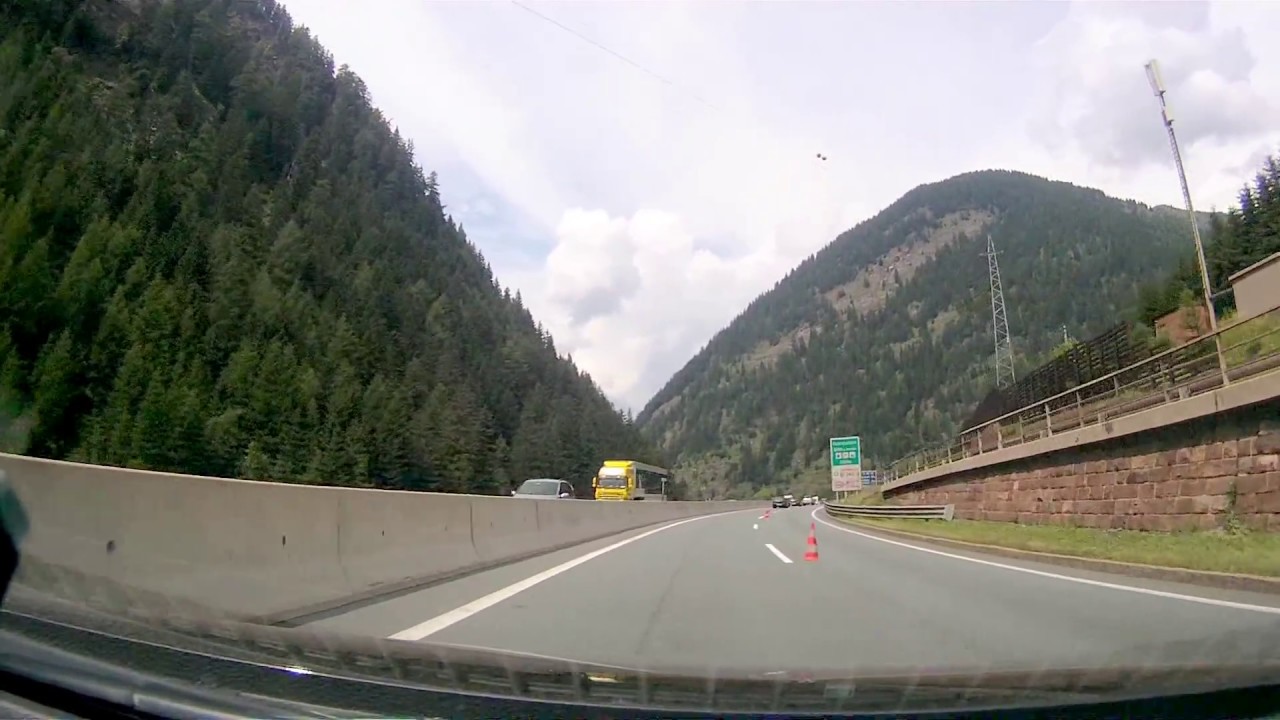 Passing of the Brenner Pass Italy to Austria - YouTube