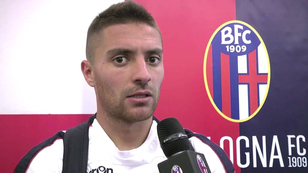Mounier: "Momento difficile, se ne esce con il lavoro" - YouTube