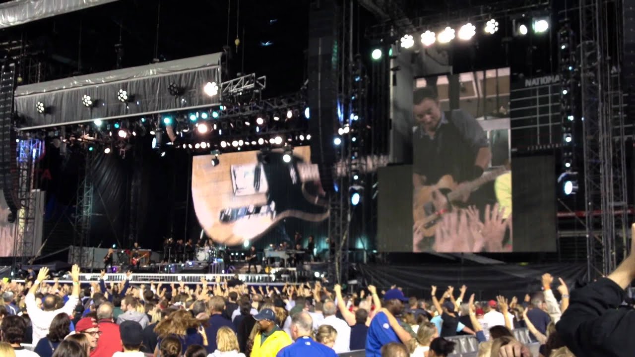 Bruce Springsteen "Born to Run" Wrigley Field 9/7/2012 - YouTube