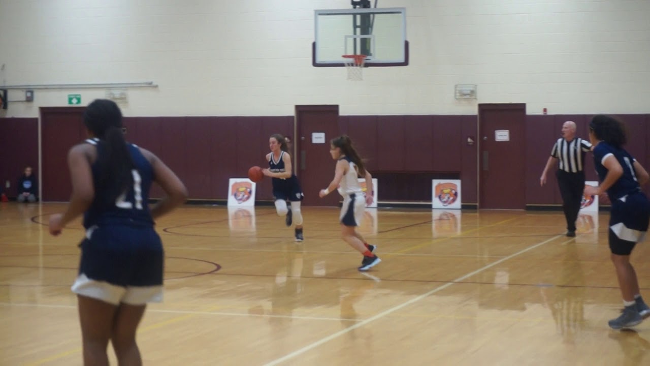 Katie Zoda driving layup for Mater Dei - YouTube