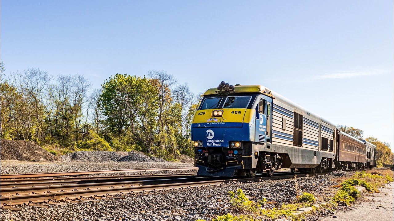 LIRR: 409 Leads the FRA Inspection Train West through Center Moriches ...
