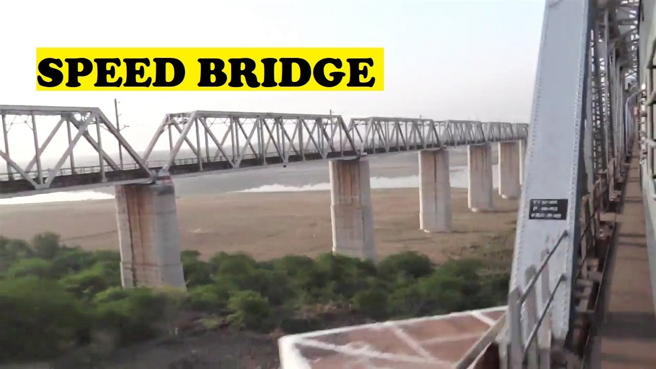 Tamil Nadu Express Speed Chambal River Bridge At Dholpur - YouTube