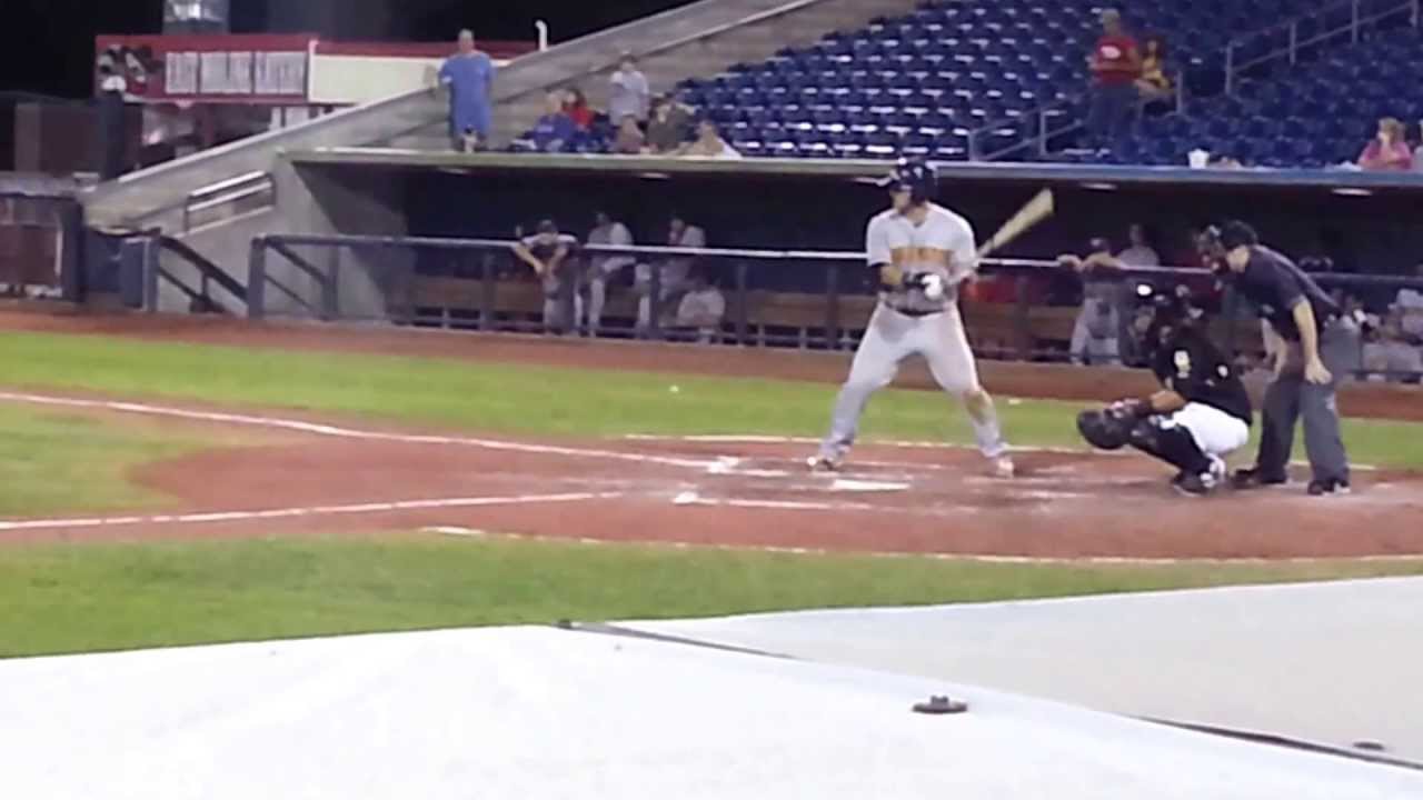 Wade Hinkle vs. Gerardo Sanchez - YouTube