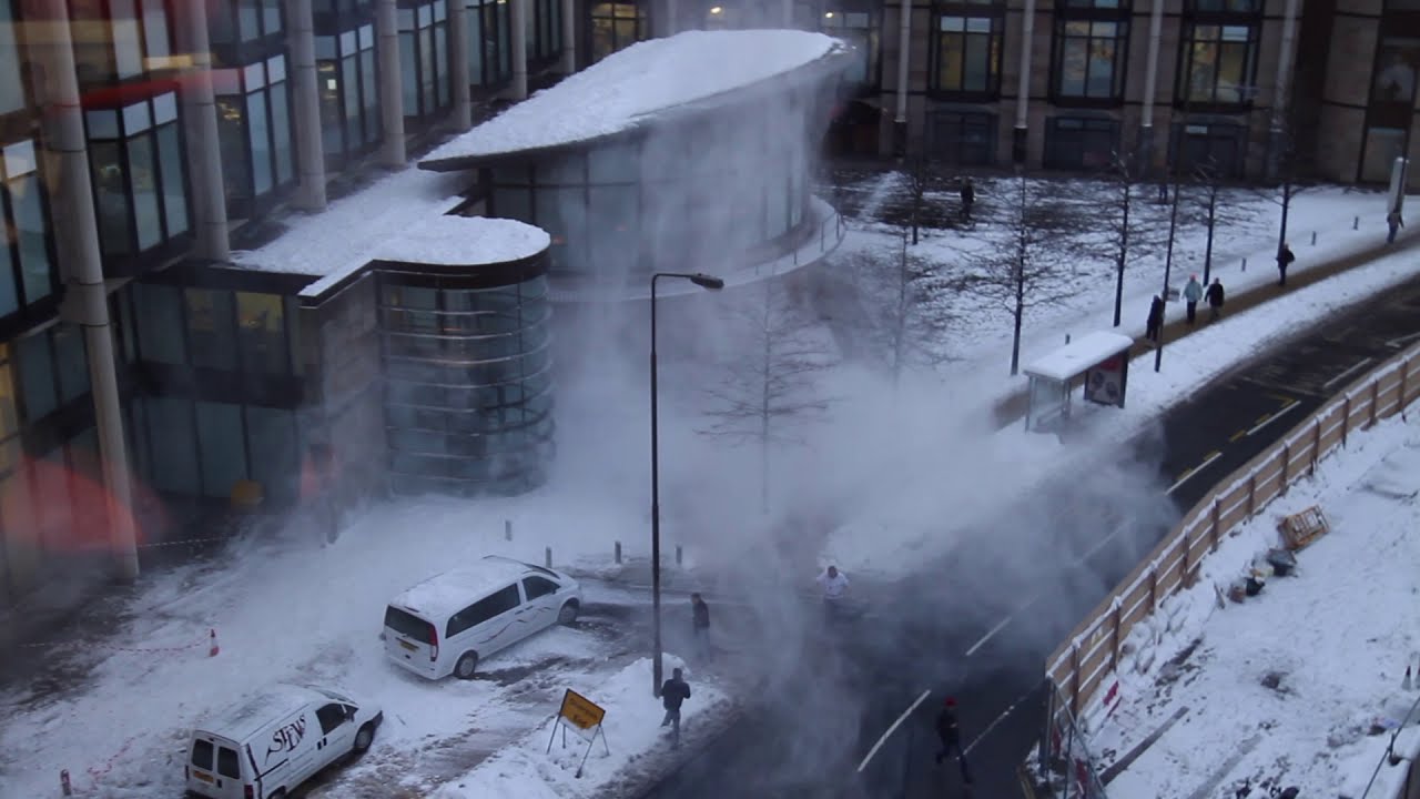 Snow falling off office roof | Edinburgh, Scotland | Richard Allan ...