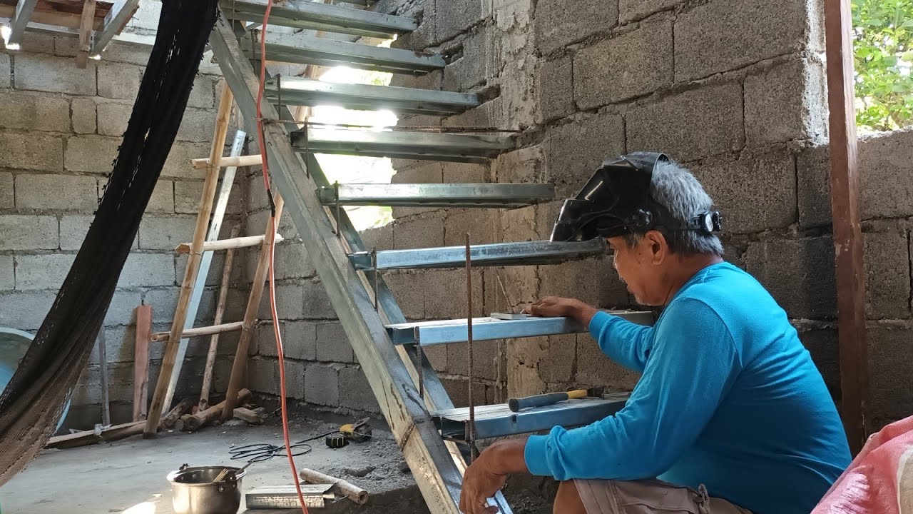 NAPAKA GALING TALAGA NI TATAY GUMAWA NG HAGDAN - YouTube