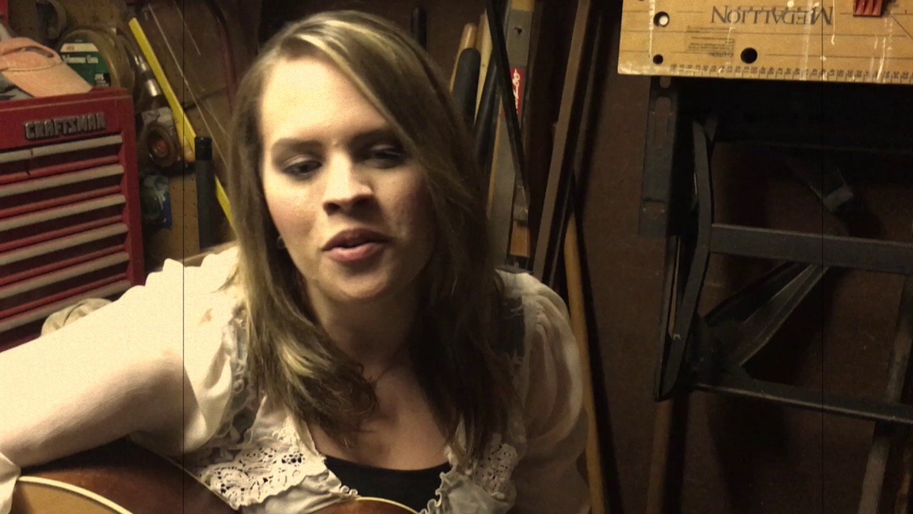 Holly Tucker - You Know you're in Texas - YouTube