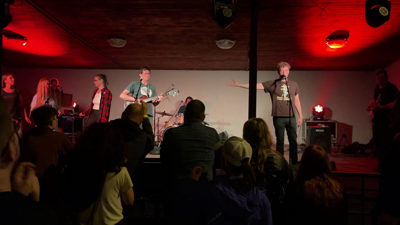 Fundamentalista v pásmu Gazi - Důchodci - Vápenný Podol Fest 2023 [4K ...