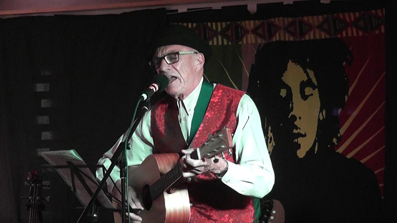 Louis Spence. Cry No More. - YouTube