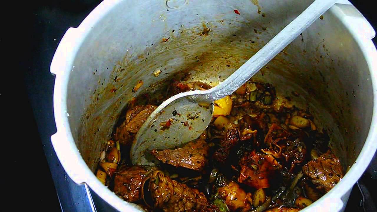 How to prepare and cook Stew Peas - Jamaicans Cuisine Favorite - YouTube