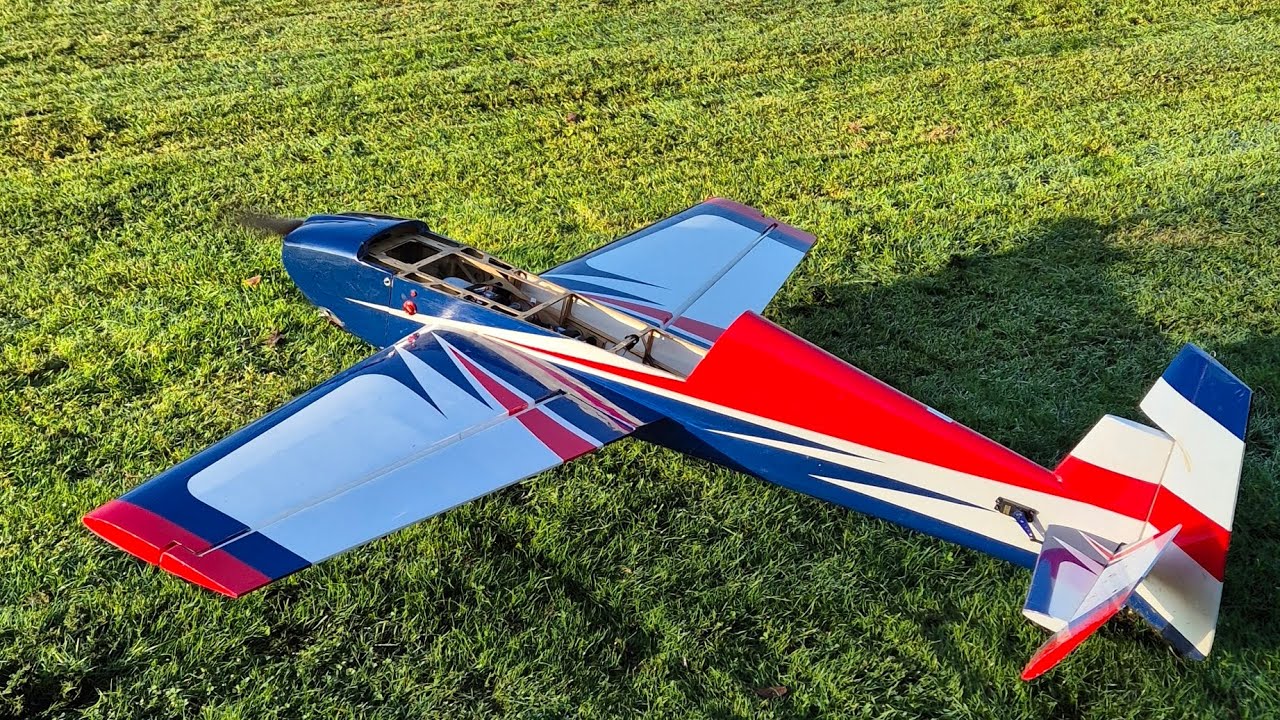 Goldwing Extra 330SC & EME 35cc | Pilot Luca Volpera - YouTube