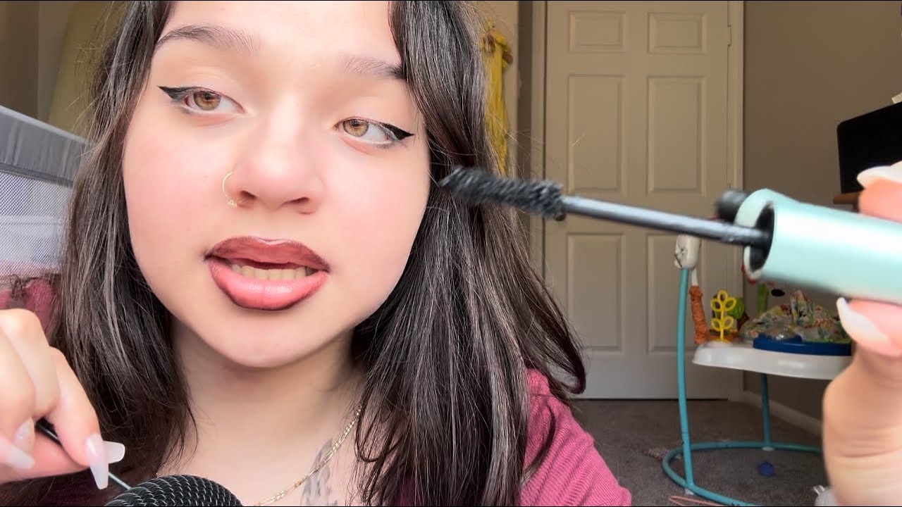 ASMR | Quickly doing your makeup 💄😘 - YouTube