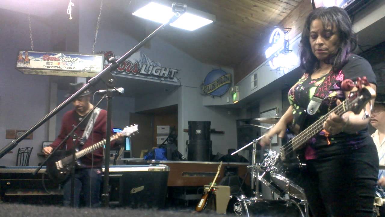 The Blue Diamond Band IPhone sing a song challenge. - YouTube