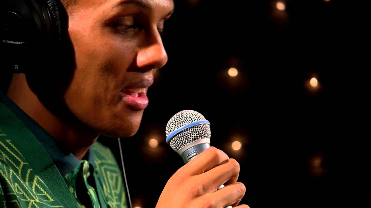 Stromae - Formidable (Live on KEXP) - YouTube