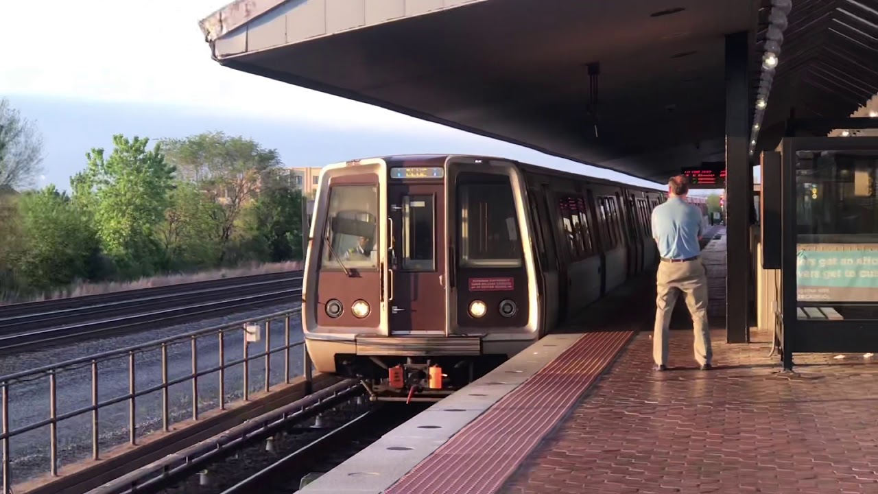 WMATA DC Metro • Rehab Breda 2000-series Train @ Braddock Road 🔵 - YouTube