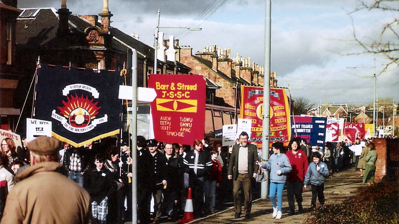 Tannochside Caterpillar Queen's Visit - YouTube
