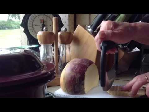 Crinkle Cutter from Pampered Chef - YouTube
