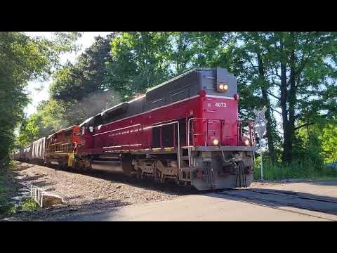 kiamichi railroad Engines SD40-2 SD40-T 4073-3379 Rolling eastbound KRR Year 2024 - YouTube