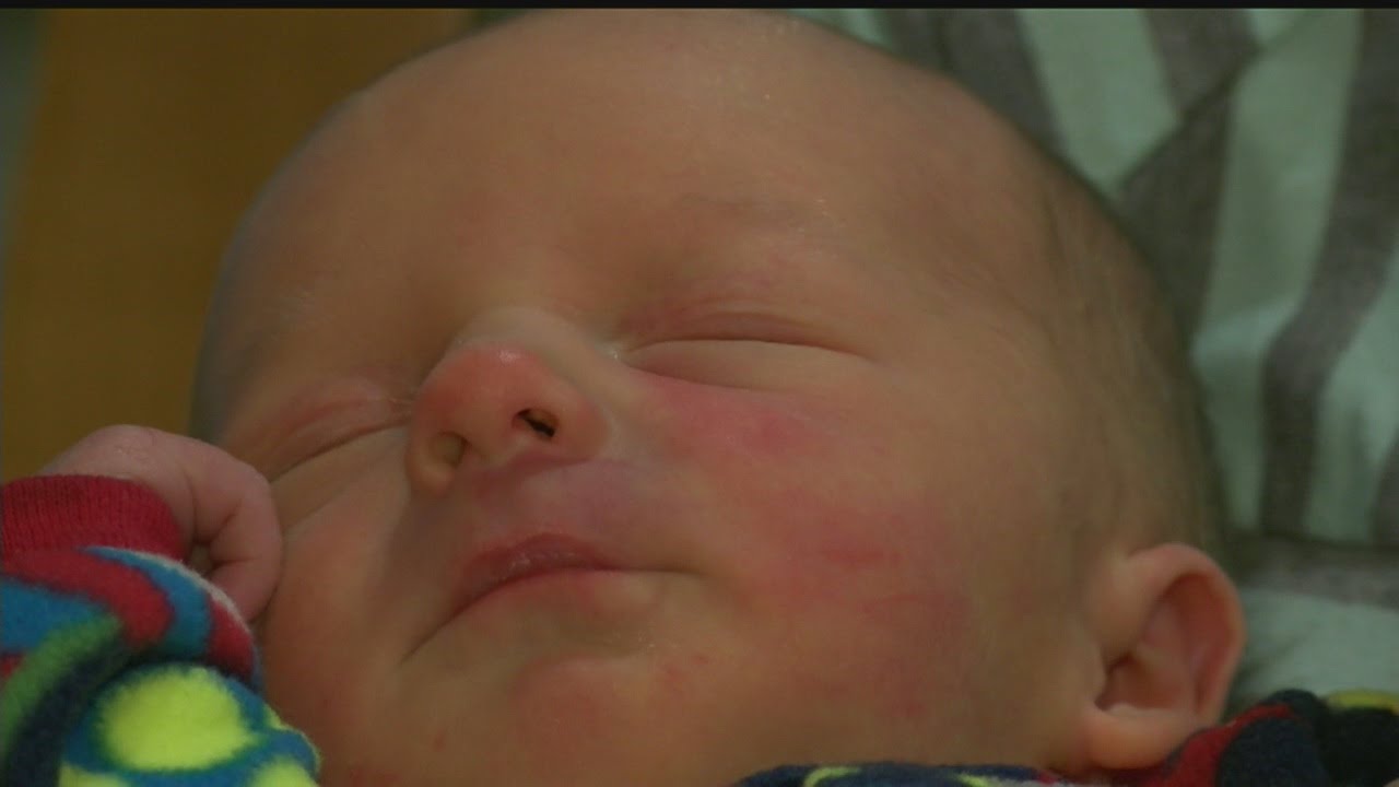 WKBN news anchor welcomes baby boy - YouTube