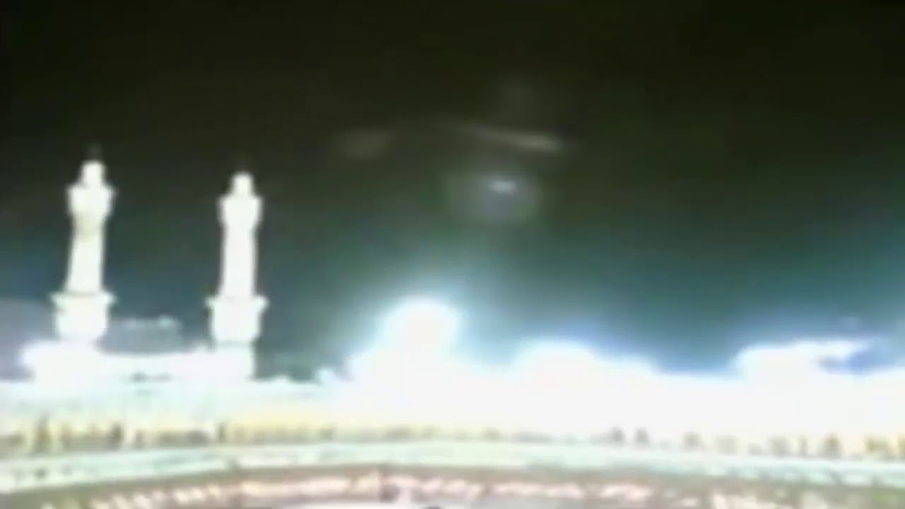 Angel on Khana Kaaba SUBHANALLAH - YouTube