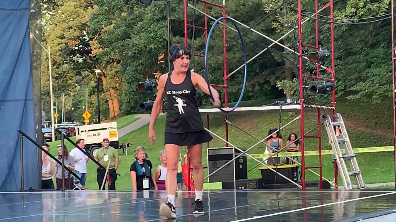 KC HOOP GIRL RAISES THE HOOPILOCITY AT THE 21ST ANNUAL DANCE IN THE ...