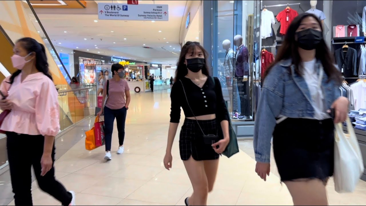 Walking in Kuala Lumpur Velocity Shopping Mall - Christmas Shopping ...