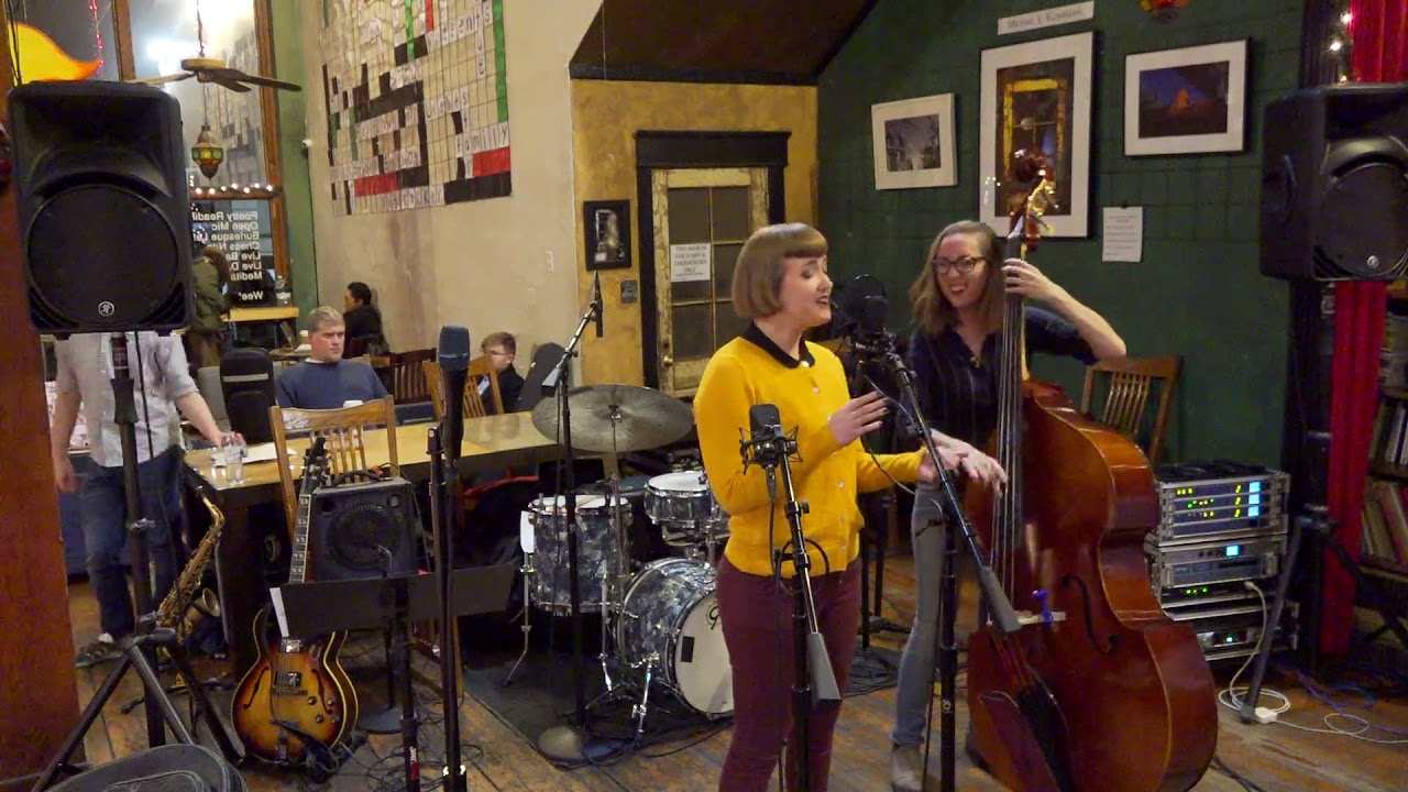 Andrew Valenzuela Quartet (feat. Lia Booth) - Blue Skies - YouTube