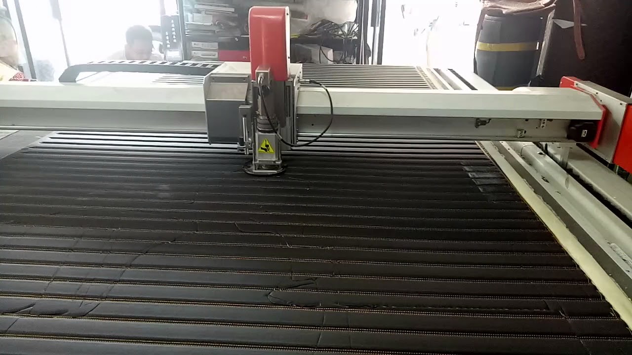 Car mat/floor mat cutting with CNC oscillating knife - YouTube