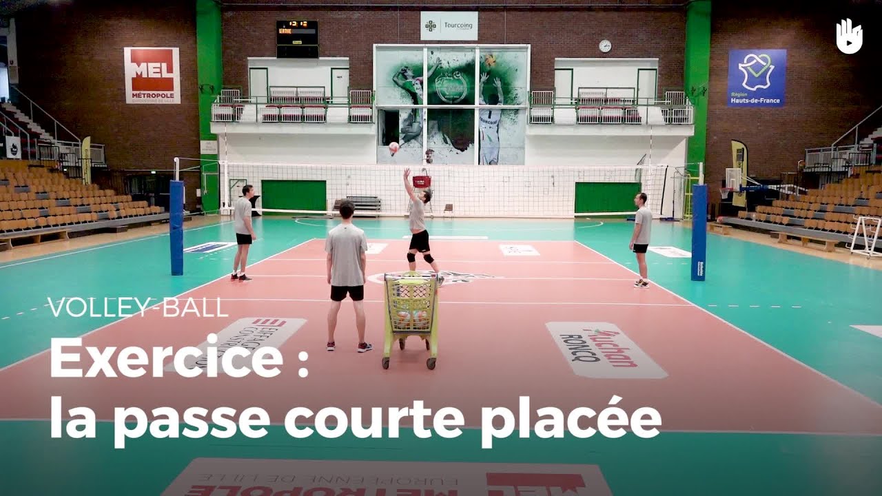 Exercice de passe: la passe courte placée | Volley-Ball - YouTube