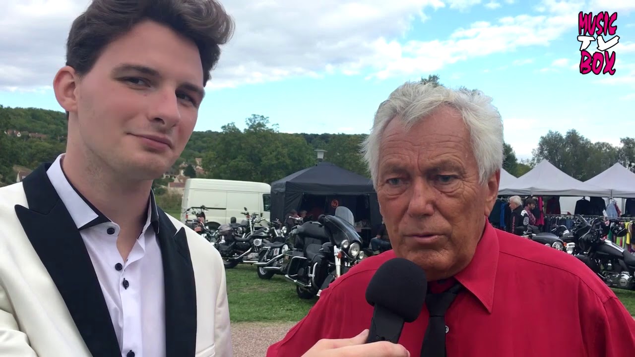 LES VINYLS Le groupe qui fait revivre le Rock' N'Roll des Sixties - YouTube