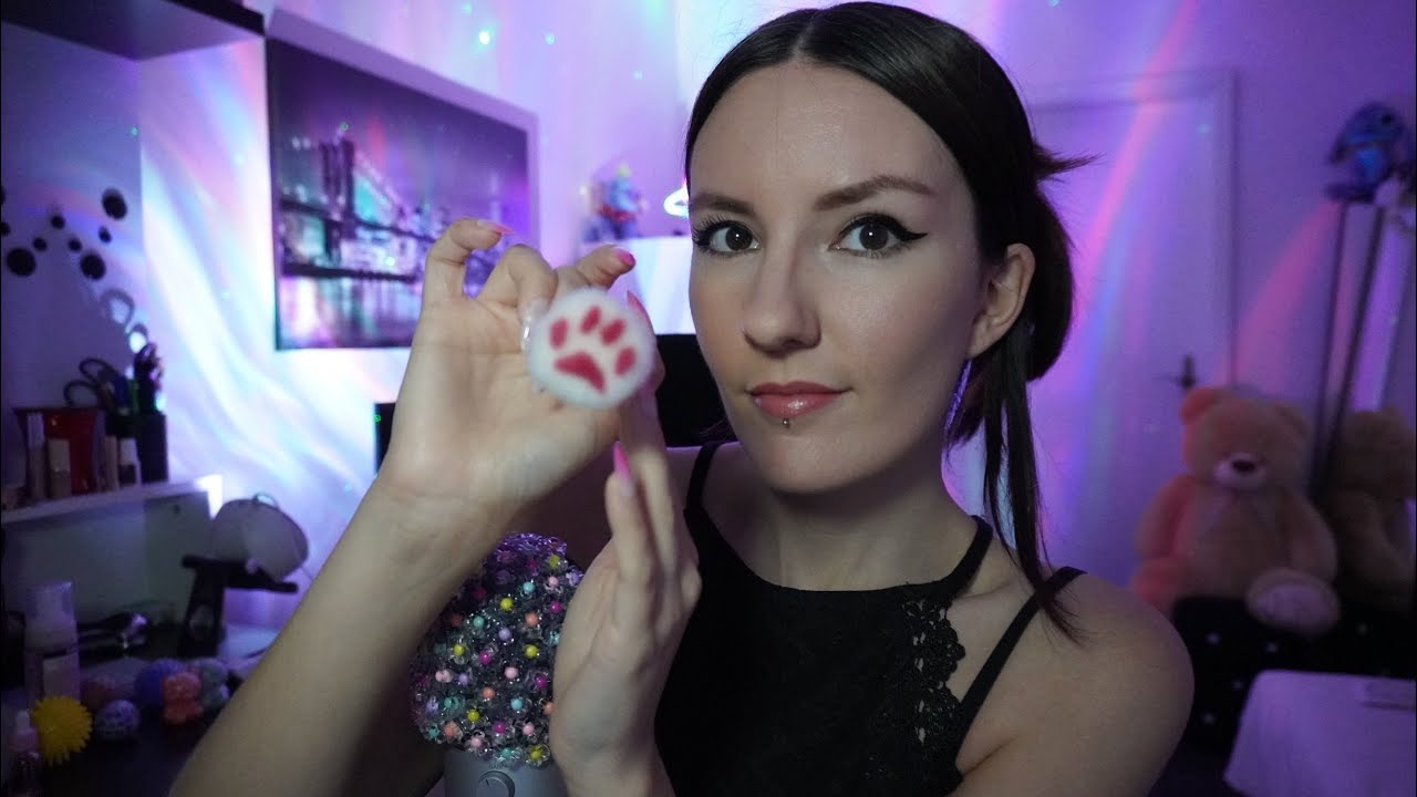 ASMR | Cat paw visual 🐾 - YouTube