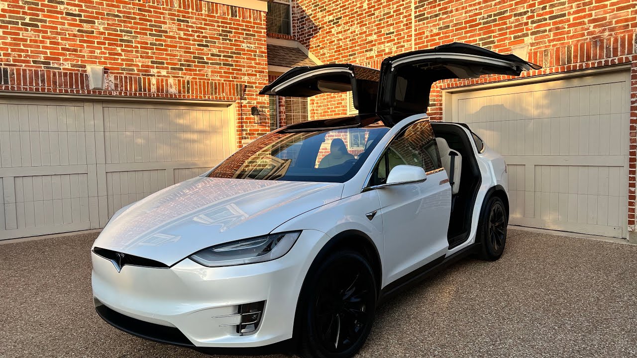 Tesla Christmas Light show in 2020 Model X Long Range Plus - getting ...