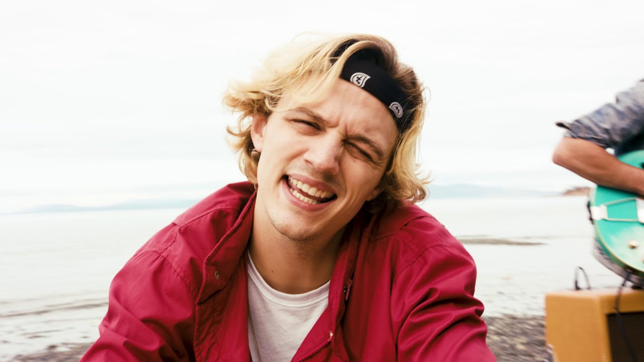 Austin Michael Wayne - Ghosted (ft. Lucas Bosma) - YouTube