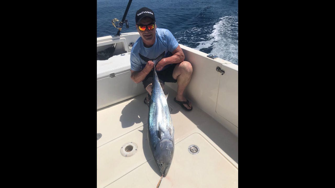 Pesca currican con excitador y jiggin con vinilo - YouTube
