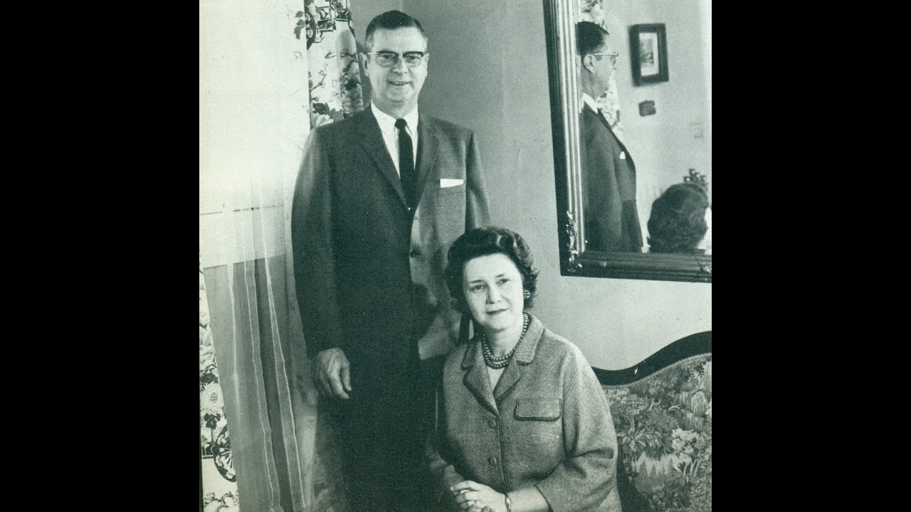 Fred Brown Preaching at Tennessee Temple in 1974 - YouTube