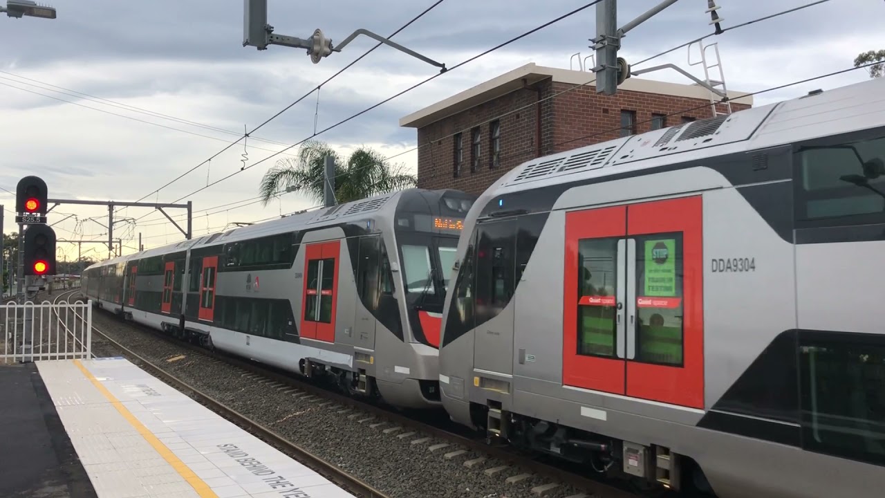 NSW Trainlink Mariyung D Set passing Rooty Hill - BMT Blue Mountains ...