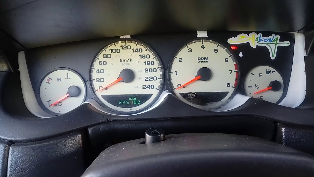 Tablero y luz de interior personalizado de un dodge neon mod 2000 ...