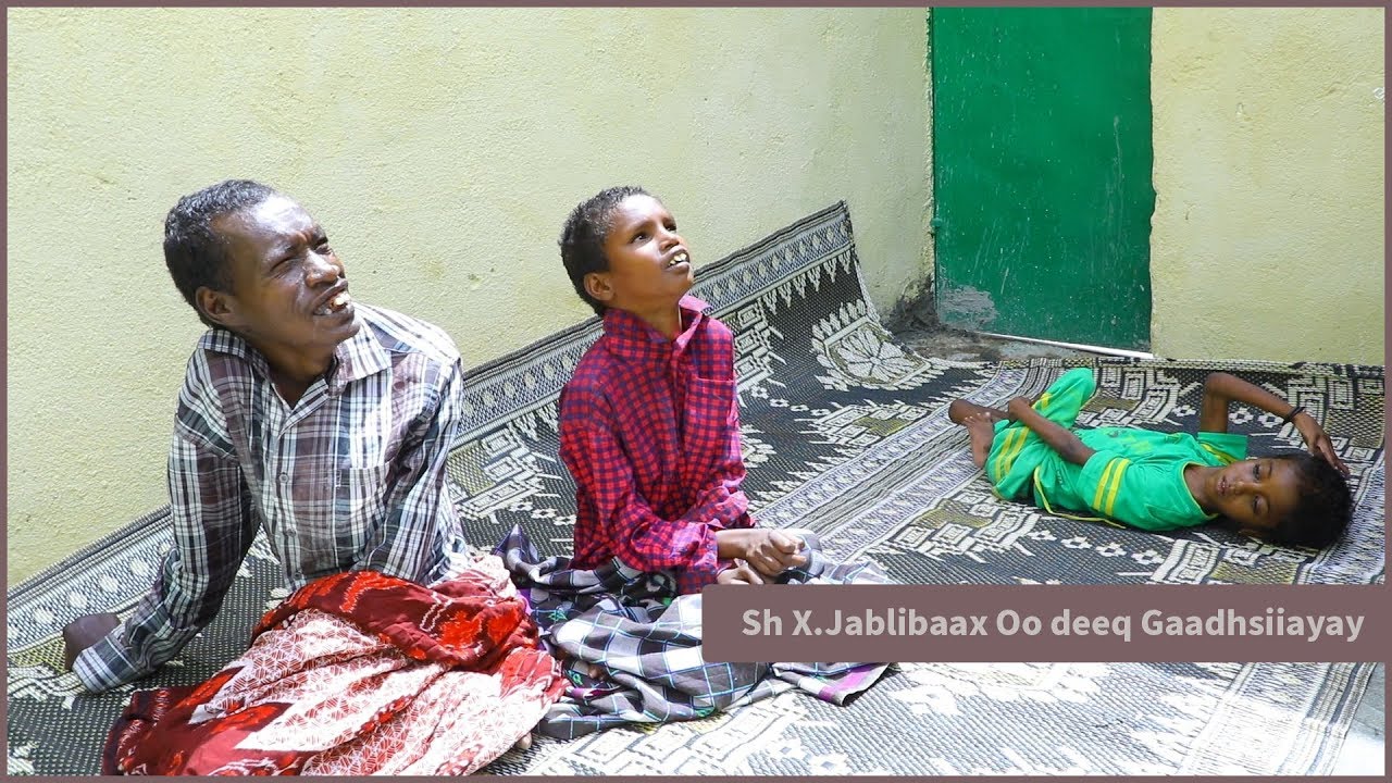 Shiikh Xuseen Jablibaax Oo Deeq Lacag ah Gaadhsiiyay Curyaamiin iyo ...