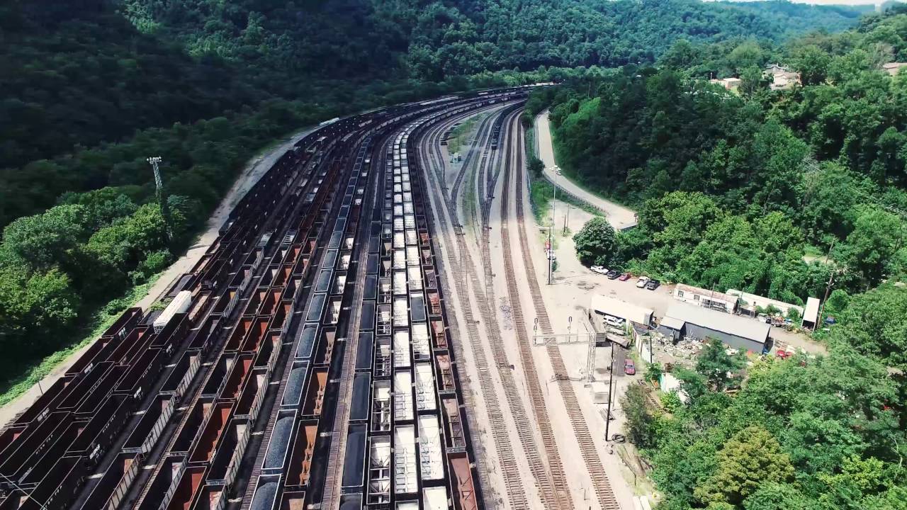 Williamson WV Rail Yard Almost All Empty Trains - YouTube