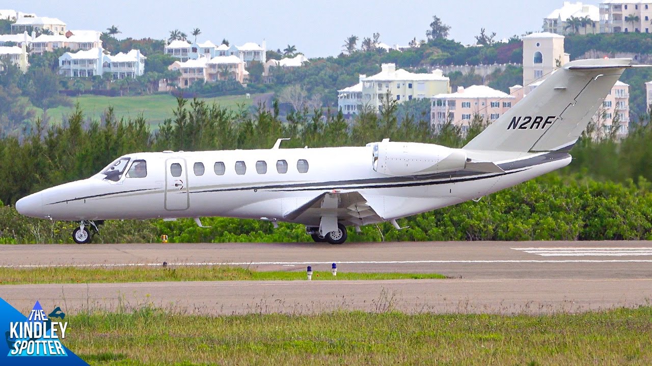 (4K) Fantastic Light & Medium Private Jet Spotting Action | Take-offs ...