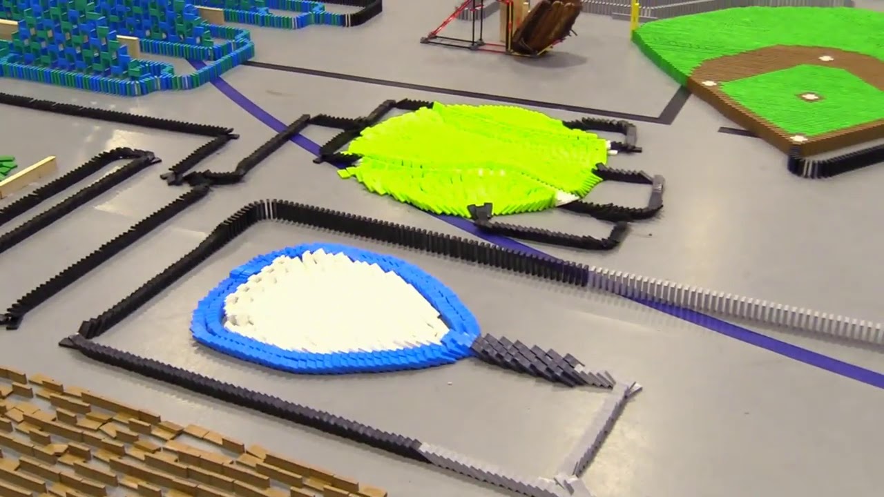 250,000 Dominoes The Incredible Science Machine GAME ON! - YouTube