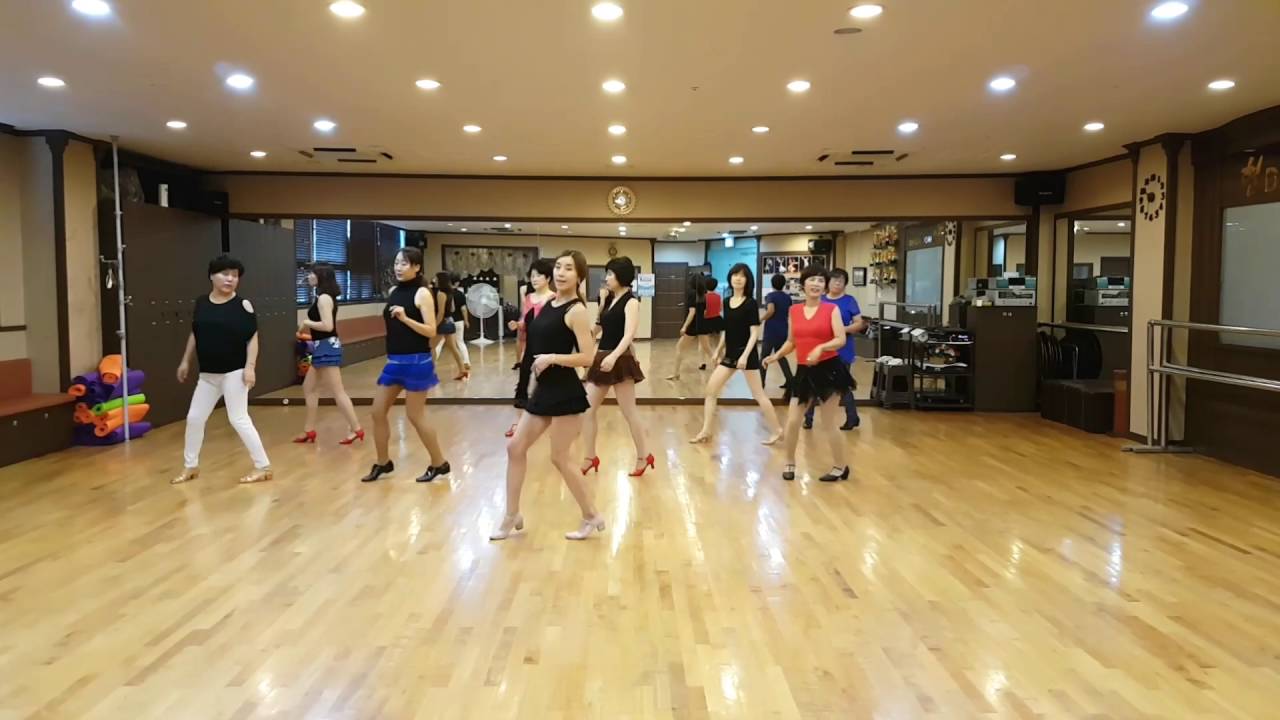 Go Loca(Improver)-Line Dance Dwight Meessen - YouTube