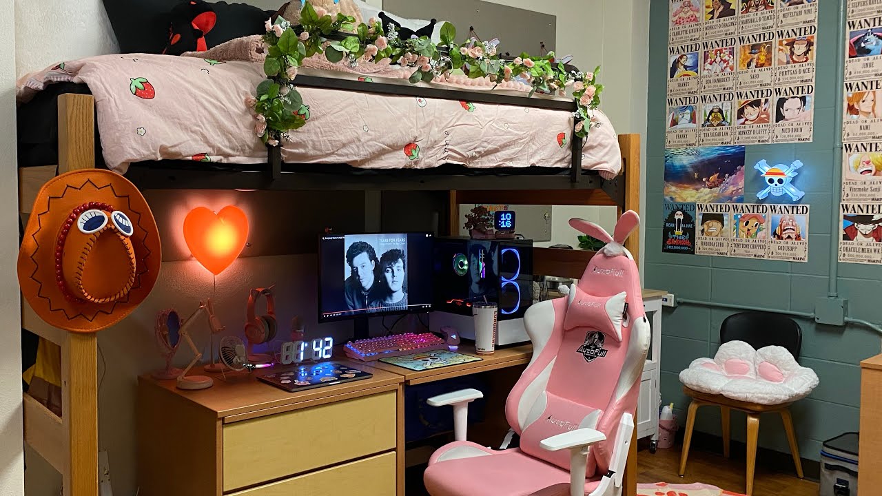 UT Jester West Dorm Decor | A pink and One Piece inspired dorm - YouTube