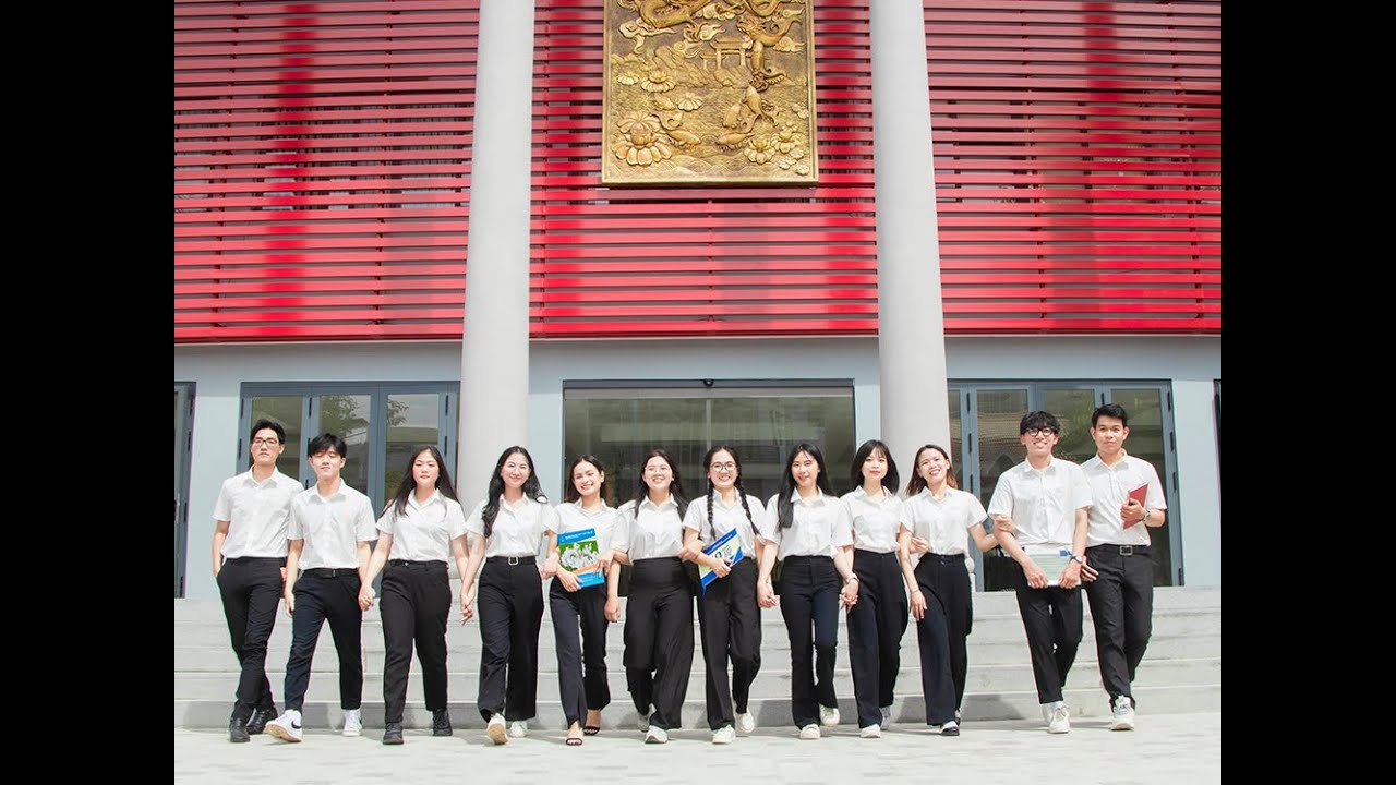 [GÓC NHÌN UTH]: SINH VIÊN UTH NÓI GÌ VỀ QUY ĐỊNH MẶC ĐỒNG PHỤC CỦA ...