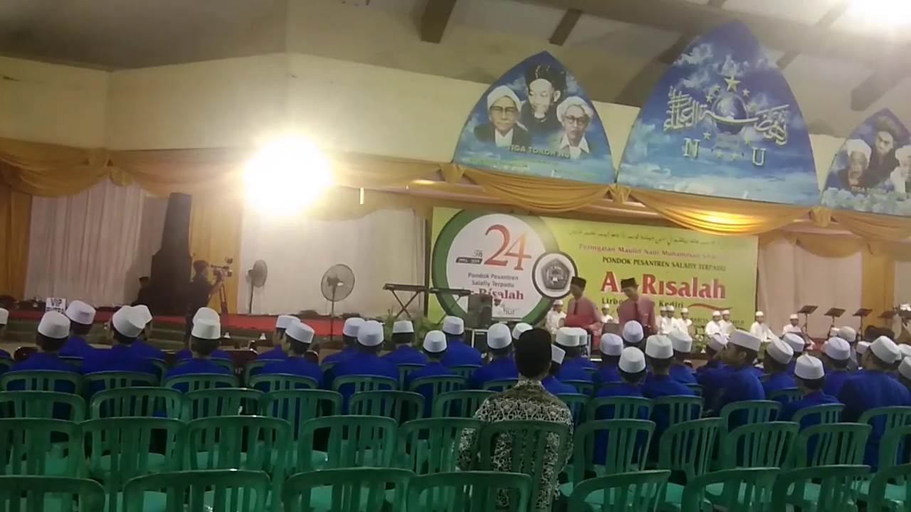 Penampilan Hadroh Santri PPST AR-RISALAH LIRBOYO KEDIRI - YouTube
