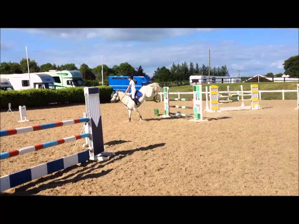 Jade Singleton Riding - Roger - YouTube